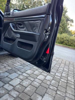 Black BMW 530 2003 in Rezekne, with an engine capacity of 3.00 L and mileage of 352 thousand km for 2680 €, photo 6 on AUTOMOTO.COM.LV