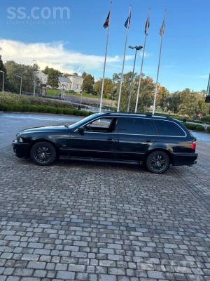 Black BMW 530 2003 in Rezekne, with an engine capacity of 3.00 L and mileage of 352 thousand km for 2680 €, photo 13 on AUTOMOTO.COM.LV