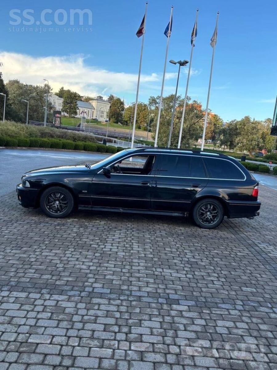 Black BMW 530 2003 in Rezekne, with an engine capacity of 3.00 L and mileage of 352 thousand km for 2680 €, photo 13 on AUTOMOTO.COM.LV