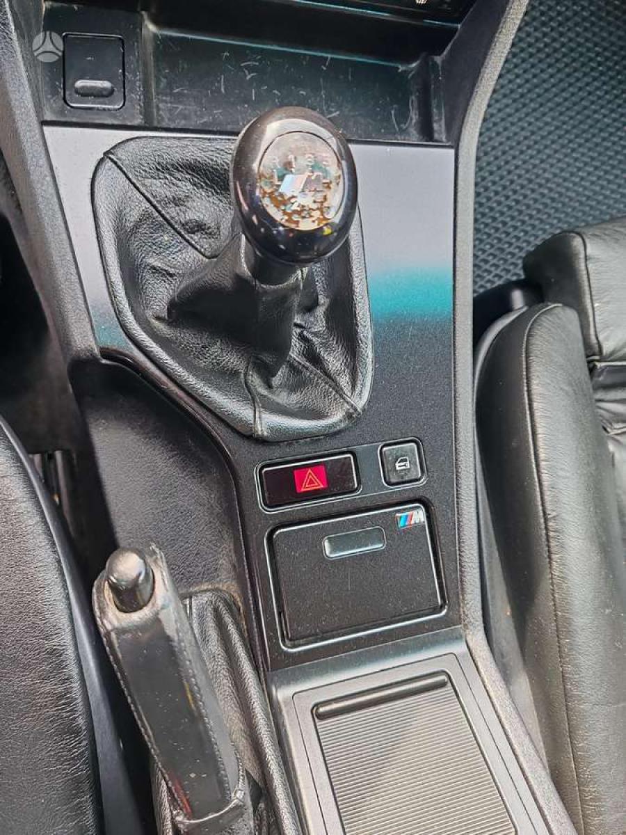 Melns BMW 530 2003 Šauļi, ar dzinēja tilpumu 2.93 L un nobraukumu 412 tūkst. km par 2500 €, foto 15 vietnē AUTOMOTO.COM.LV