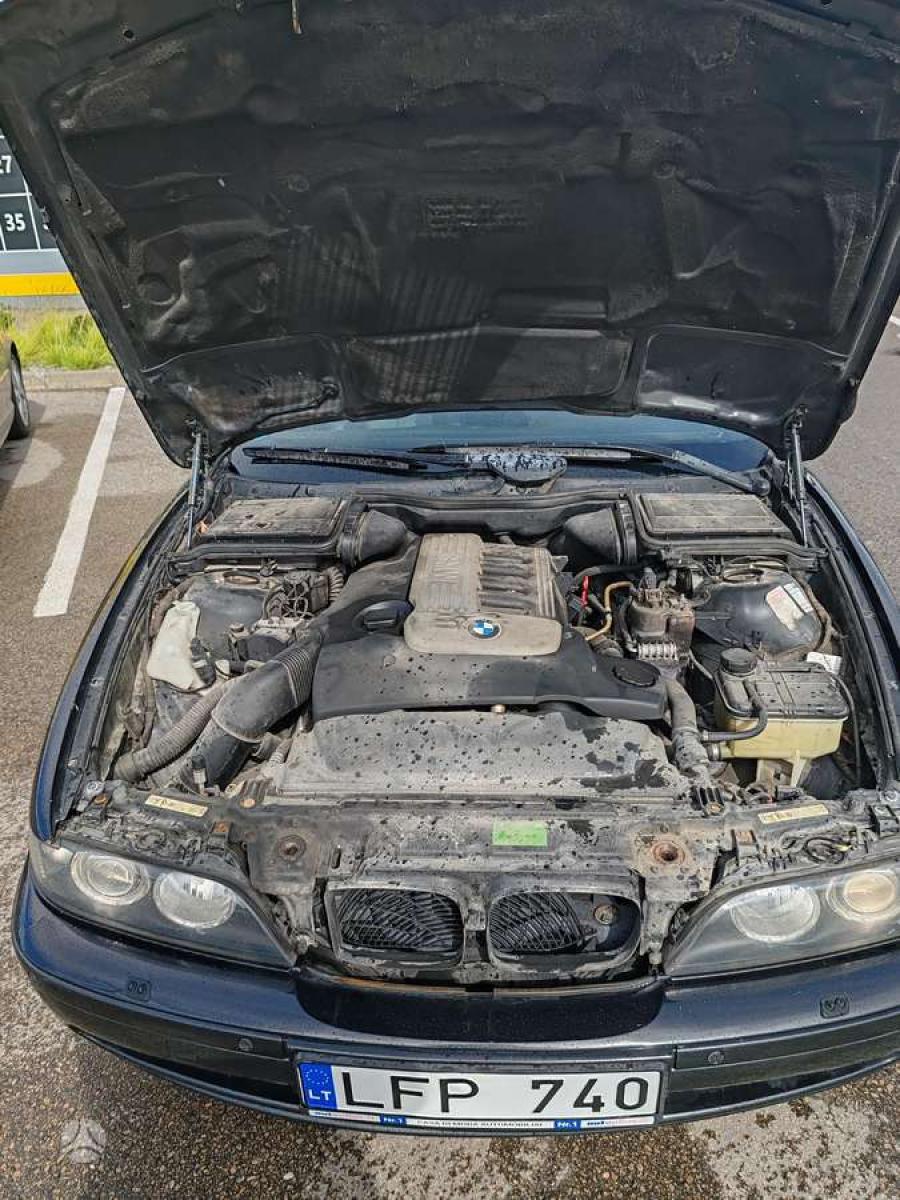 Melns BMW 530 2003 Šauļi, ar dzinēja tilpumu 2.93 L un nobraukumu 412 tūkst. km par 2500 €, foto 16 vietnē AUTOMOTO.COM.LV