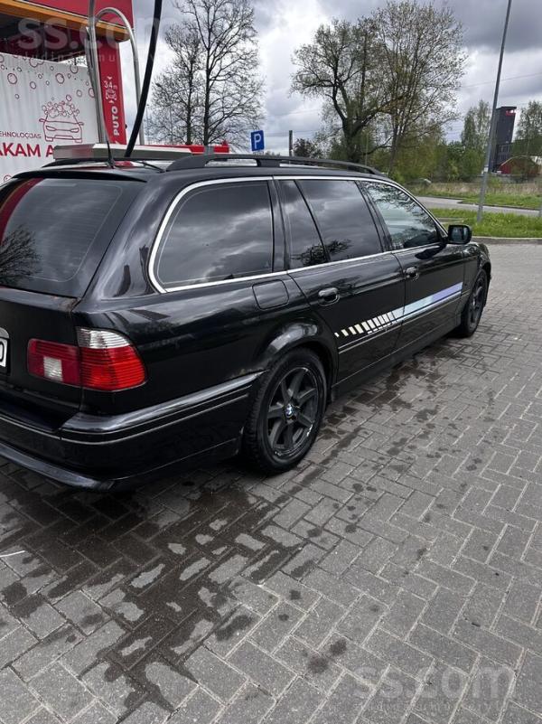 БМВ 530 2003 в Рига на AUTOMOTO.COM.LV Черный БМВ 530 2003 в Рига, объемом двигателя 3.00 л и пробегом 330 тыс. км за 2500 €, фото 1 на AUTOMOTO.COM.LV