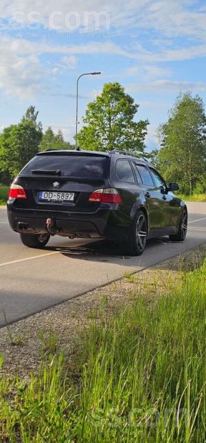 Melns BMW 530 2004 Alūksne, ar dzinēja tilpumu 3.00 L un nobraukumu 334 tūkst. km par 3500 €, foto 5 vietnē AUTOMOTO.COM.LV
