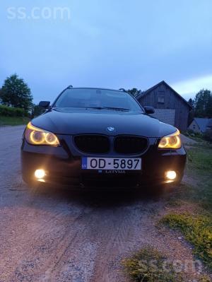 Melns BMW 530 2004 Alūksne, ar dzinēja tilpumu 3.00 L un nobraukumu 334 tūkst. km par 3500 €, foto 16 vietnē AUTOMOTO.COM.LV