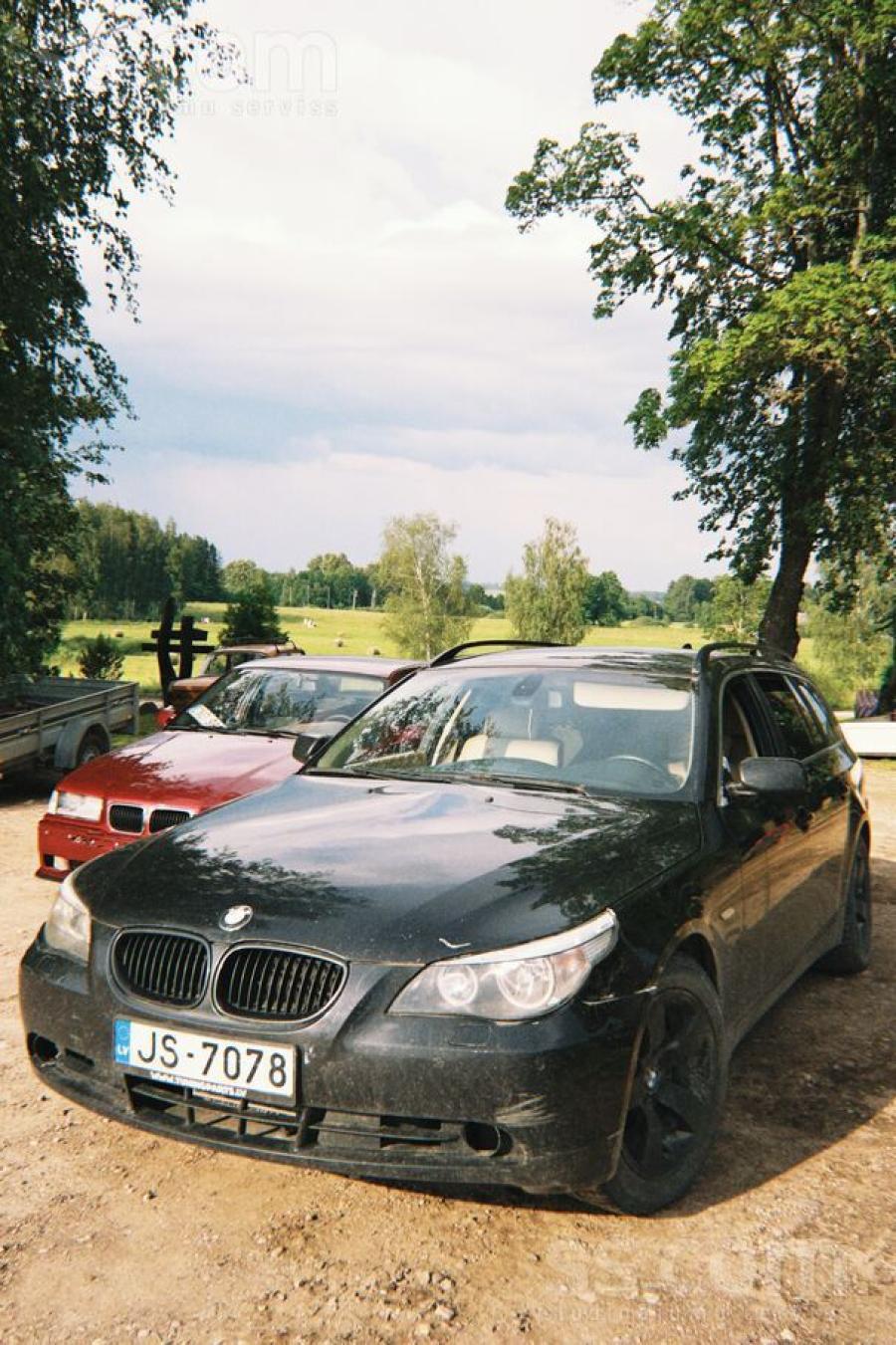 Black BMW 530 2004 in Rezekne, with an engine capacity of 3.00 L and mileage of 420 thousand km for 2100 €, photo 1 on AUTOMOTO.COM.LV