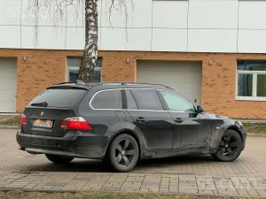 Black BMW 530 2004 in Rezekne, with an engine capacity of 3.00 L and mileage of 420 thousand km for 2100 €, photo 3 on AUTOMOTO.COM.LV