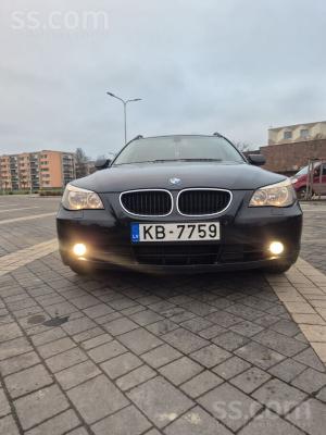 Melns BMW 530 2004 Jelgava, ar dzinēja tilpumu 3.00 L un nobraukumu 546 tūkst. km par 2500 €, foto  vietnē AUTOMOTO.COM.LV
