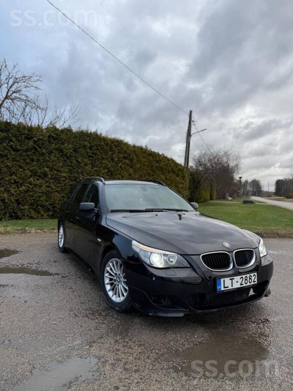 Black BMW 530 2004 in Riga, with an engine capacity of 3.00 L and mileage of 406 thousand km for 2900 €, photo 2 on AUTOMOTO.COM.LV