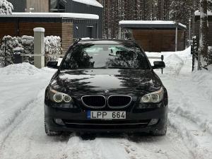 Black BMW 530 2004 in Vilnius, with an engine capacity of 2.99 L and mileage of 395 thousand km for 2950 €, photo 2 on AUTOMOTO.COM.LV