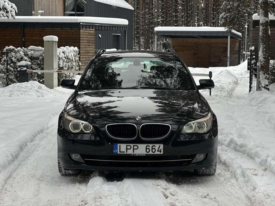 Black BMW 530 2004 in Vilnius, with an engine capacity of 2.99 L and mileage of 395 thousand km for 2950 €, photo 2 on AUTOMOTO.COM.LV