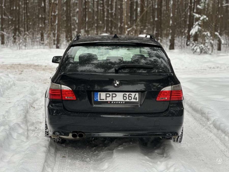 Black BMW 530 2004 in Vilnius, with an engine capacity of 2.99 L and mileage of 395 thousand km for 2950 €, photo 4 on AUTOMOTO.COM.LV