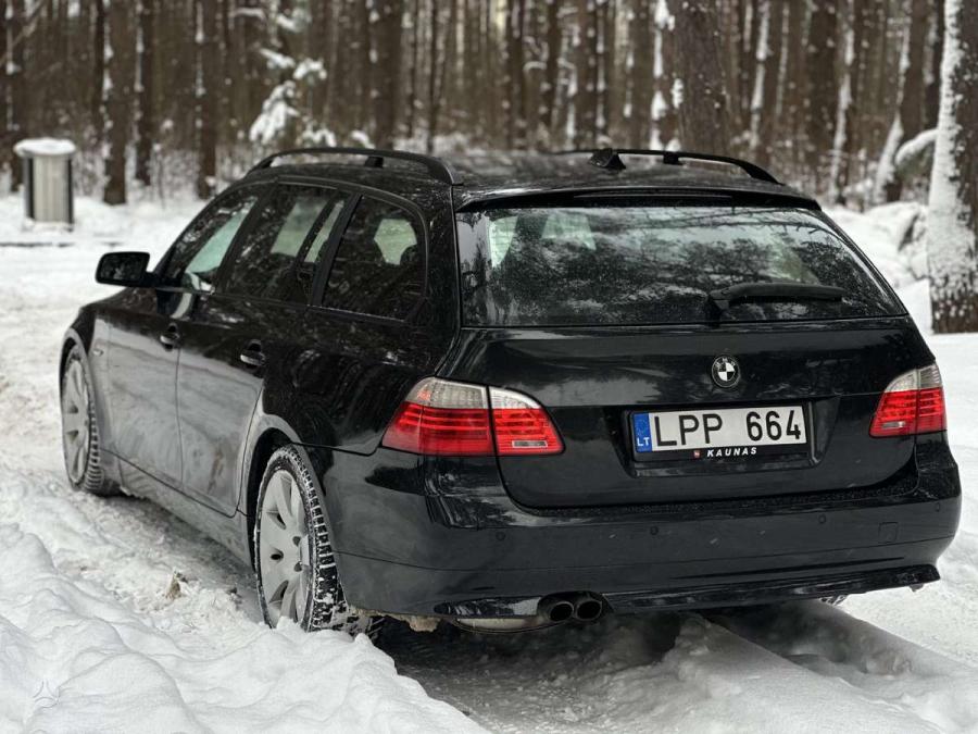 Black BMW 530 2004 in Vilnius, with an engine capacity of 2.99 L and mileage of 395 thousand km for 2950 €, photo 5 on AUTOMOTO.COM.LV