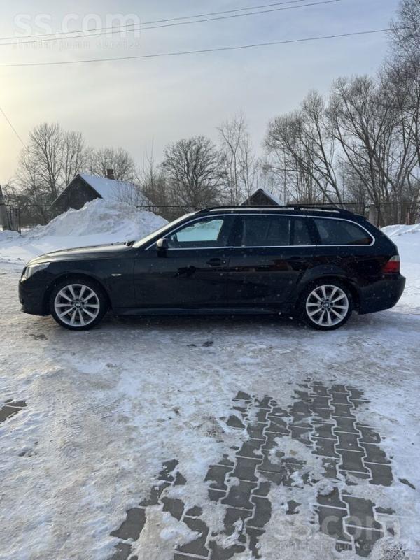 Black BMW 530 2004 in Rezekne, with an engine capacity of 3.00 L and mileage of 0 thousand km for 4300 €, photo 2 on AUTOMOTO.COM.LV