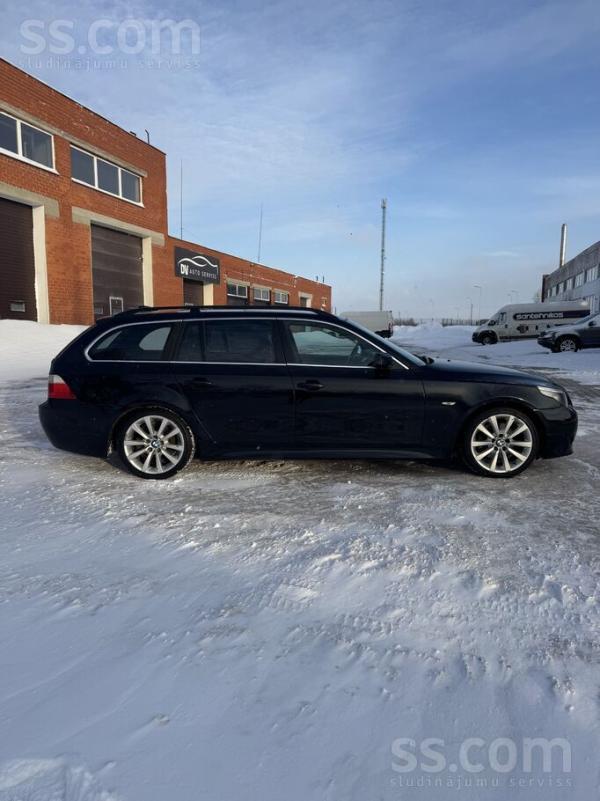 Black BMW 530 2004 in Rezekne, with an engine capacity of 3.00 L and mileage of 0 thousand km for 4300 €, photo 3 on AUTOMOTO.COM.LV