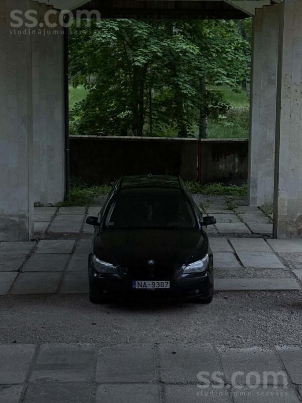 Black BMW 530 2004 in Jurmala, with an engine capacity of 3.00 L and mileage of 485 thousand km for 3300 €, photo 3 on AUTOMOTO.COM.LV
