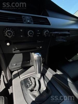 Melns BMW 530 2004 Jelgava, ar dzinēja tilpumu 3.00 L un nobraukumu 296 tūkst. km par 2890 €, foto 7 vietnē AUTOMOTO.COM.LV