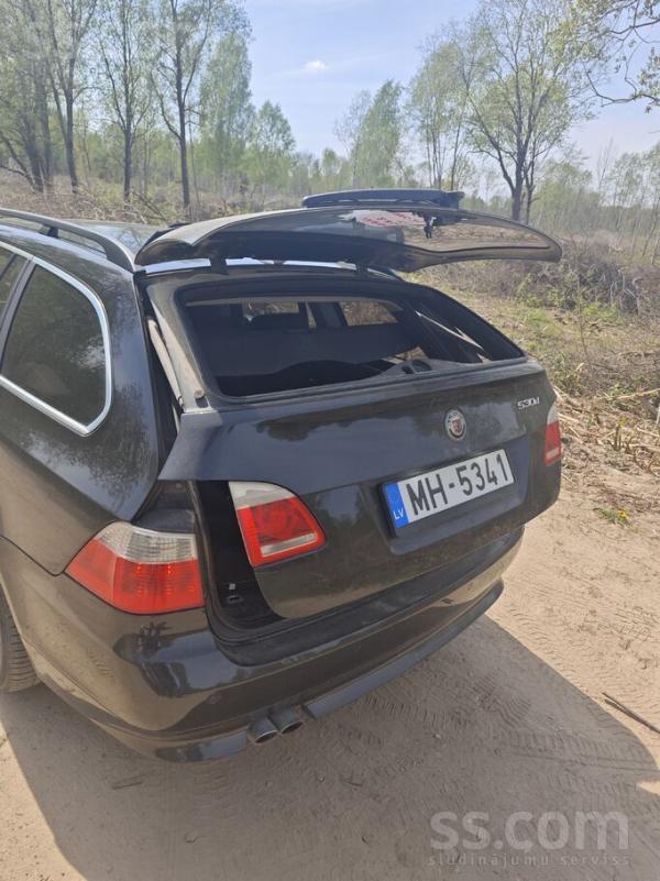 Черный БМВ 530 2004 в Елгава, объемом двигателя 3.00 л и пробегом 309 тыс. км за 2800 €, фото 9 на AUTOMOTO.COM.LV