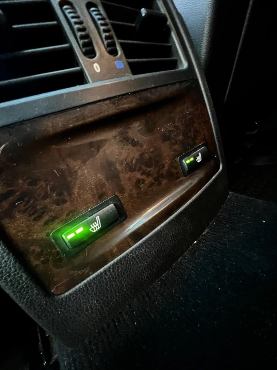 Melns BMW 530 2004 Rīga, ar dzinēja tilpumu 3.00 L un nobraukumu 280 tūkst. km par 3900 €, foto 14 vietnē AUTOMOTO.COM.LV