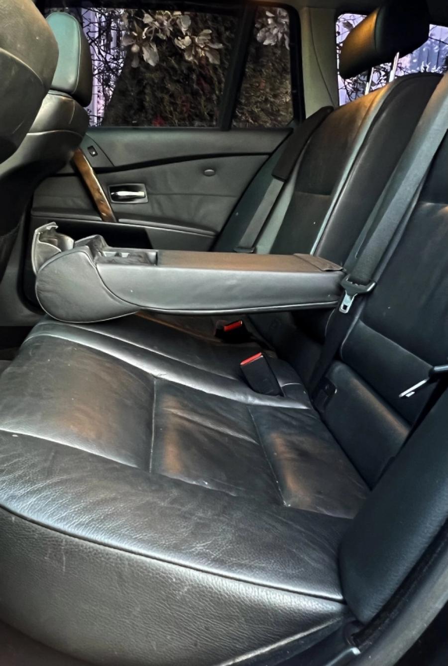 Melns BMW 530 2004 Rīga, ar dzinēja tilpumu 3.00 L un nobraukumu 280 tūkst. km par 3900 €, foto 24 vietnē AUTOMOTO.COM.LV
