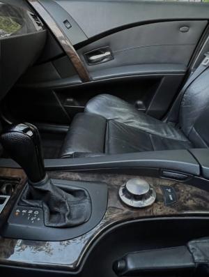 Melns BMW 530 2004 Rīga, ar dzinēja tilpumu 3.00 L un nobraukumu 280 tūkst. km par 3900 €, foto 27 vietnē AUTOMOTO.COM.LV