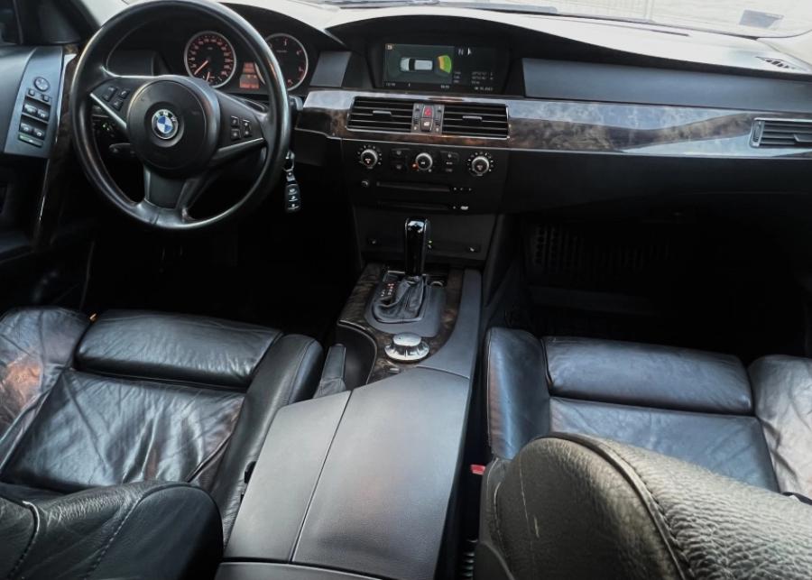 Melns BMW 530 2004 Rīga, ar dzinēja tilpumu 3.00 L un nobraukumu 280 tūkst. km par 3900 €, foto 28 vietnē AUTOMOTO.COM.LV