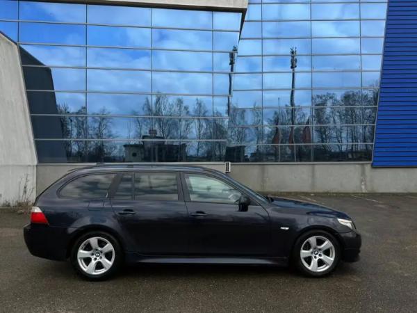 Black BMW 530 2004 in Riga, with an engine capacity of 3.00 L and mileage of 421 thousand km for 4490 €, photo 4 on AUTOMOTO.COM.LV