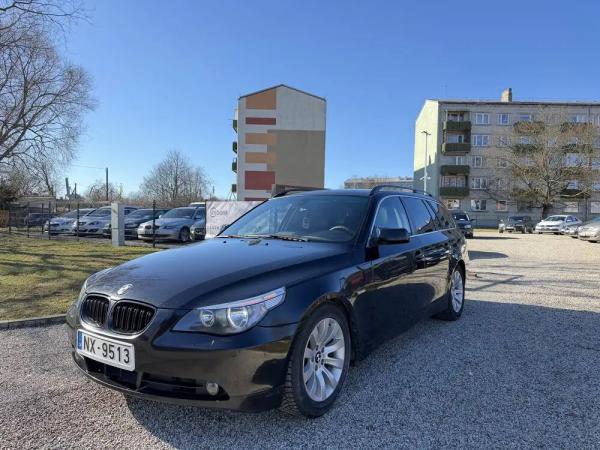 Black BMW 530 2004 in Ventspils, with an engine capacity of 3.00 L and mileage of 304 thousand km for 3100 €, photo 1 on AUTOMOTO.COM.LV