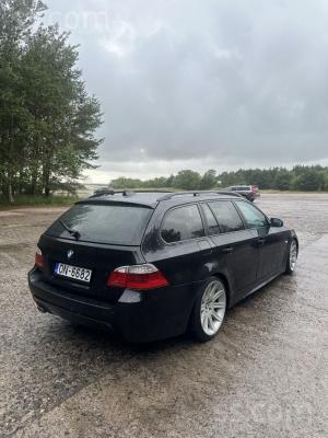 Black BMW 530 2004 in Liepaja, with an engine capacity of 3.00 L and mileage of 468 thousand km for 4600 €, photo 4 on AUTOMOTO.COM.LV
