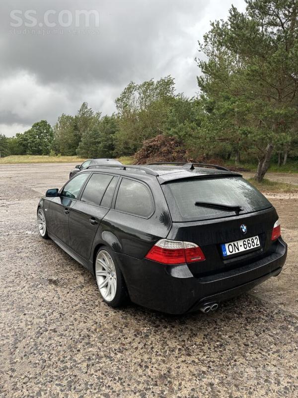 Black BMW 530 2004 in Liepaja, with an engine capacity of 3.00 L and mileage of 468 thousand km for 4600 €, photo 5 on AUTOMOTO.COM.LV