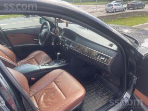 Black BMW 530 2004 in Daugavpils, with an engine capacity of 3.00 L and mileage of 328 thousand km for 2800 €, photo 10 on AUTOMOTO.COM.LV