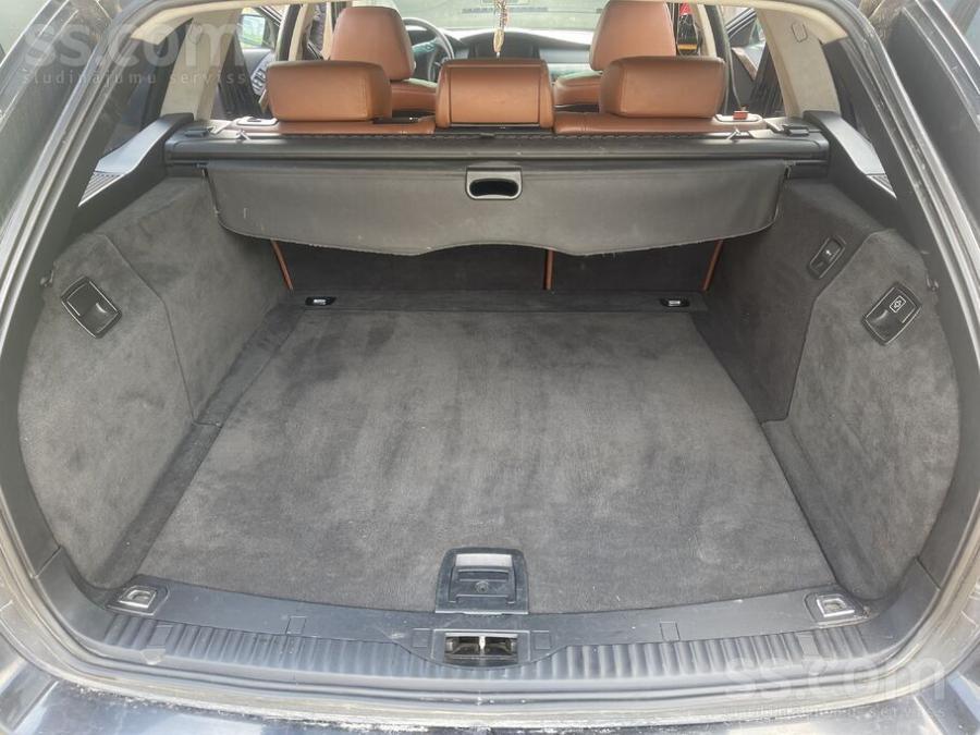 Black BMW 530 2004 in Daugavpils, with an engine capacity of 3.00 L and mileage of 328 thousand km for 2800 €, photo 11 on AUTOMOTO.COM.LV