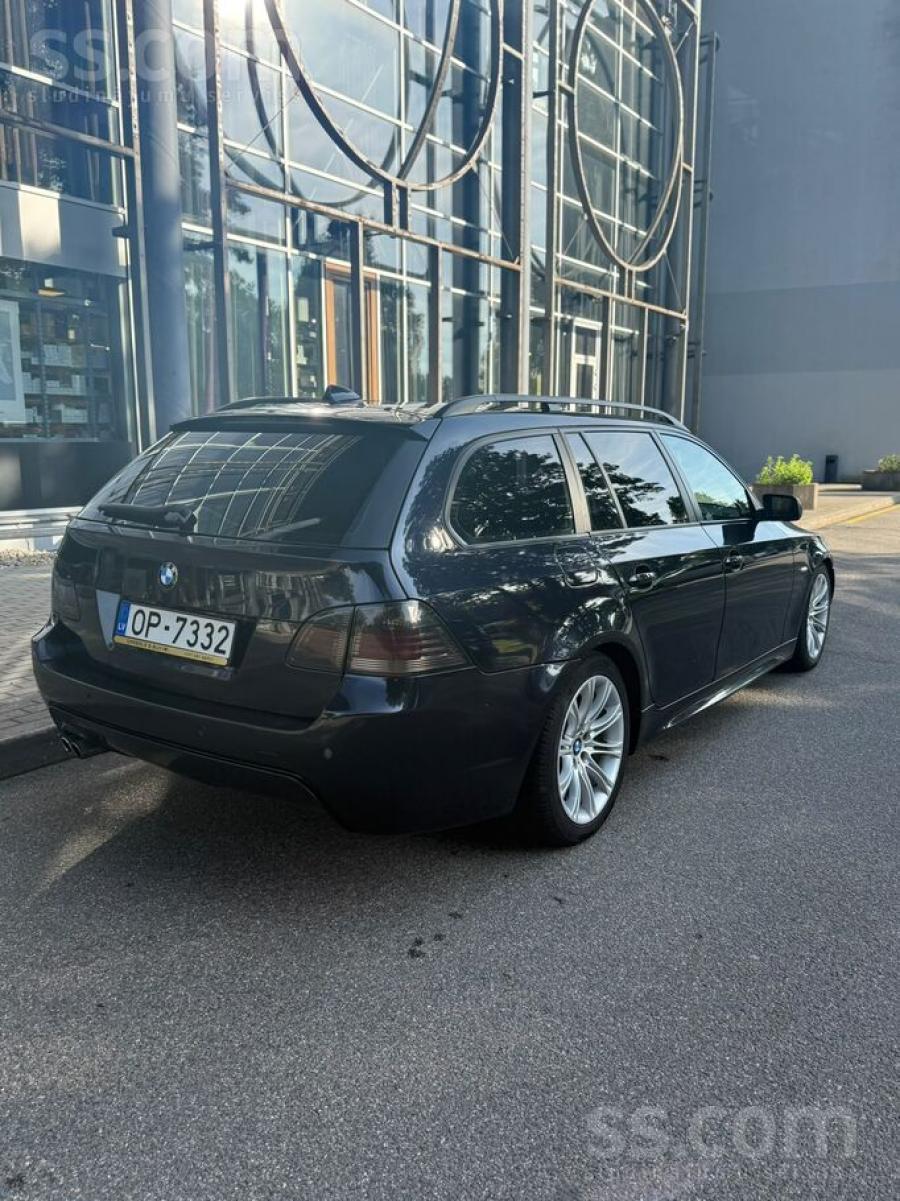 Black BMW 530 2004 in Riga, with an engine capacity of 3.00 L and mileage of 0 thousand km for 4200 €, photo 4 on AUTOMOTO.COM.LV