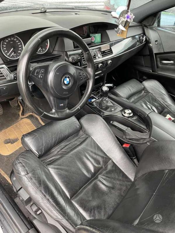 Melns BMW 530 2004 Radviliškis, ar dzinēja tilpumu 2.99 L un nobraukumu 402 tūkst. km par 3500 €, foto 8 vietnē AUTOMOTO.COM.LV