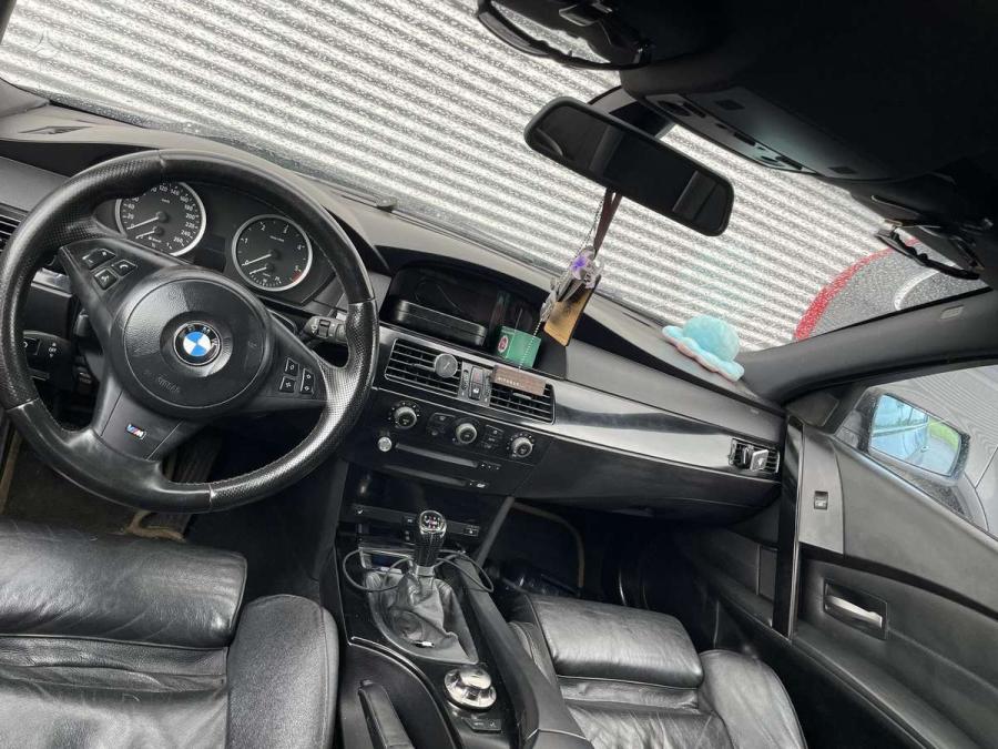 Melns BMW 530 2004 Radviliškis, ar dzinēja tilpumu 2.99 L un nobraukumu 402 tūkst. km par 3500 €, foto 12 vietnē AUTOMOTO.COM.LV