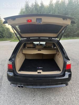Melns BMW 530 2004 Tukums, ar dzinēja tilpumu 3.00 L un nobraukumu 288 tūkst. km par 3300 €, foto 9 vietnē AUTOMOTO.COM.LV