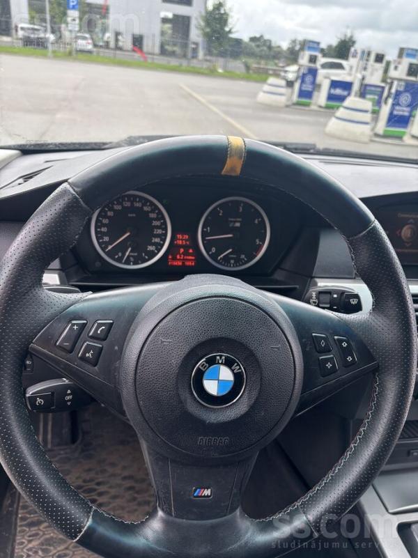 Melns BMW 530 2004 Liepāja, ar dzinēja tilpumu 3.00 L un nobraukumu 418 tūkst. km par 3590 €, foto 9 vietnē AUTOMOTO.COM.LV