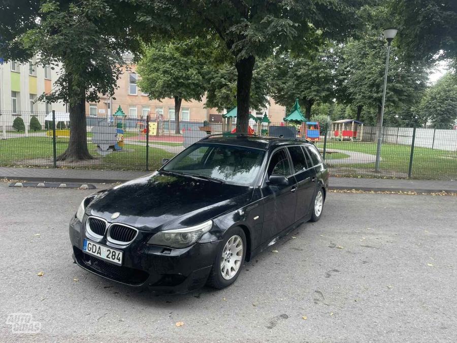 Melns BMW 530 2004 Kauņa, ar dzinēja tilpumu 3.00 L un nobraukumu 370 tūkst. km par 1500 €, foto 4 vietnē AUTOMOTO.COM.LV