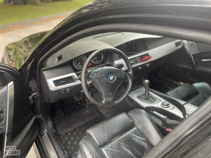 Melns BMW 530 2004 Kauņa, ar dzinēja tilpumu 3.00 L un nobraukumu 370 tūkst. km par 1500 €, foto 7 vietnē AUTOMOTO.COM.LV