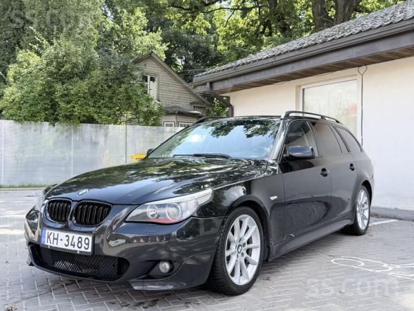 Black BMW 530 2004 in Riga, with an engine capacity of 3.00 L and mileage of 318 thousand km for 4150 €, photo 1 on AUTOMOTO.COM.LV