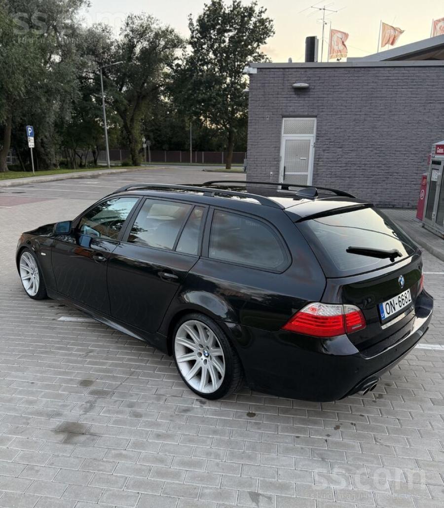 Black BMW 530 2004 in Liepaja, with an engine capacity of 3.00 L and mileage of 0 thousand km for 4650 €, photo 3 on AUTOMOTO.COM.LV