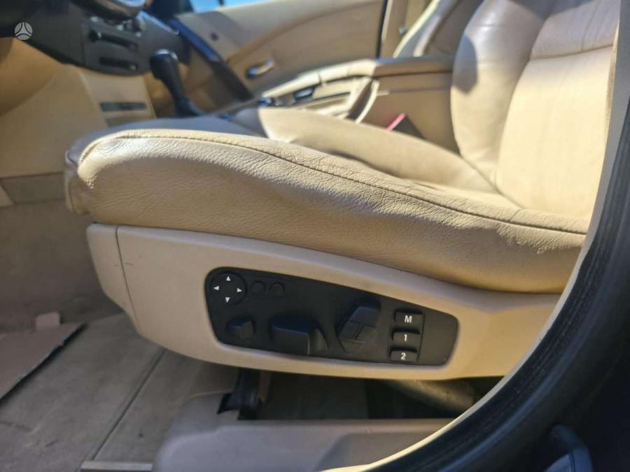 Black BMW 530 2004 in Kedainiai, with an engine capacity of 2.99 L and mileage of 391 thousand km for 3199 €, photo 8 on AUTOMOTO.COM.LV