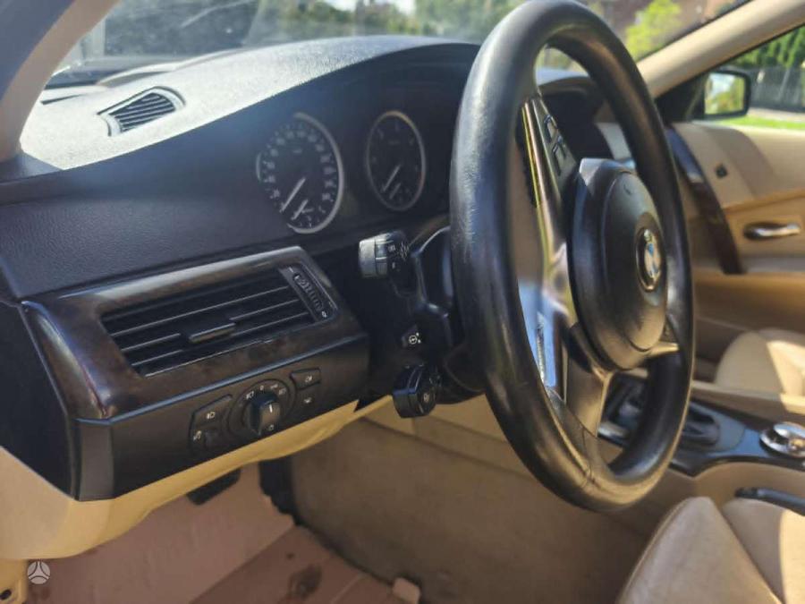 Black BMW 530 2004 in Kedainiai, with an engine capacity of 2.99 L and mileage of 391 thousand km for 3199 €, photo 9 on AUTOMOTO.COM.LV