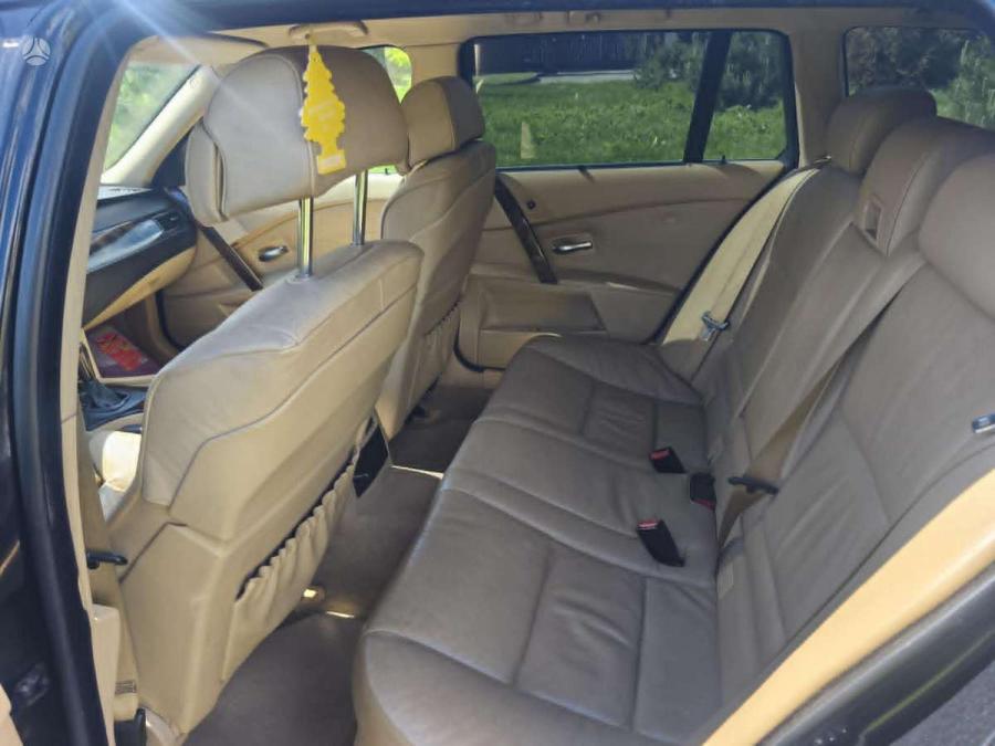 Black BMW 530 2004 in Kedainiai, with an engine capacity of 2.99 L and mileage of 391 thousand km for 3199 €, photo 10 on AUTOMOTO.COM.LV
