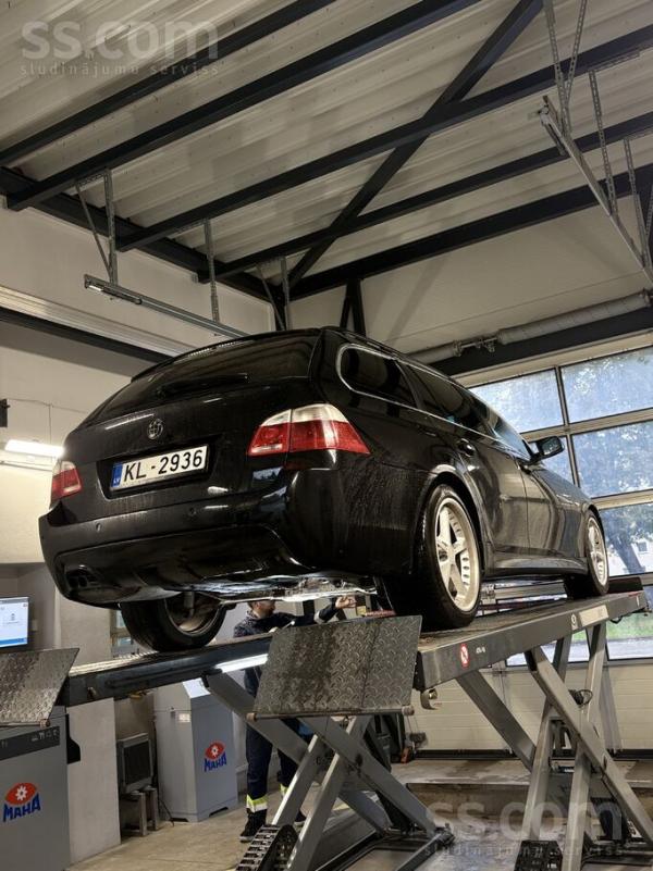 Melns BMW 530 2004 Kuldīga, ar dzinēja tilpumu 3.00 L un nobraukumu 0 tūkst. km par 4000 €, foto 11 vietnē AUTOMOTO.COM.LV