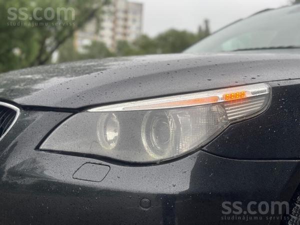 Black BMW 530 2005 in Riga, with an engine capacity of 2.50 L and mileage of 266 thousand km for 2950 €, photo 4 on AUTOMOTO.COM.LV