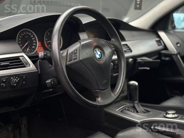 Black BMW 530 2005 in Riga, with an engine capacity of 2.50 L and mileage of 266 thousand km for 2950 €, photo 5 on AUTOMOTO.COM.LV