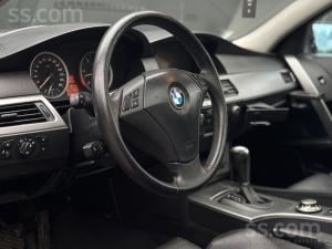 Black BMW 530 2005 in Riga, with an engine capacity of 2.50 L and mileage of 266 thousand km for 2950 €, photo 5 on AUTOMOTO.COM.LV
