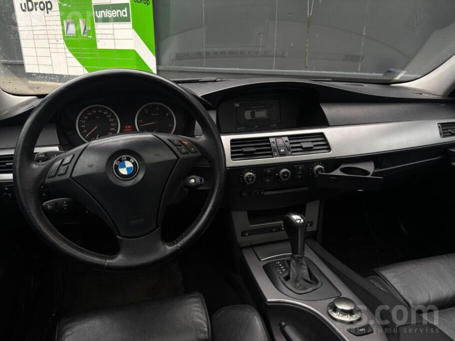 Black BMW 530 2005 in Riga, with an engine capacity of 2.50 L and mileage of 266 thousand km for 2950 €, photo 6 on AUTOMOTO.COM.LV