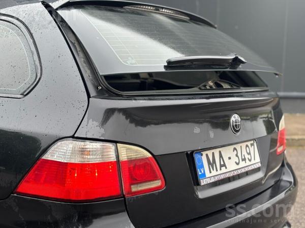 Black BMW 530 2005 in Riga, with an engine capacity of 2.50 L and mileage of 266 thousand km for 2950 €, photo 9 on AUTOMOTO.COM.LV