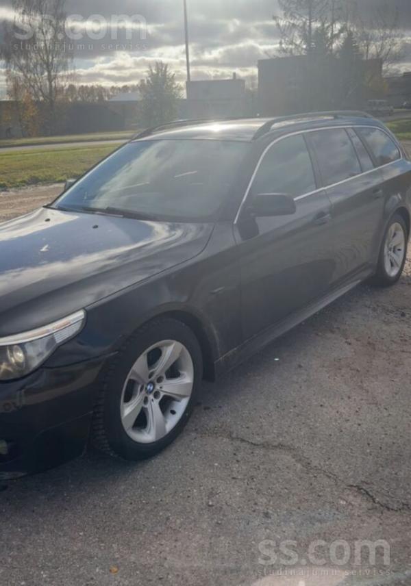 Black BMW 530 2005 in Riga, with an engine capacity of 3.00 L and mileage of 303 thousand km for 6000 €, photo 9 on AUTOMOTO.COM.LV